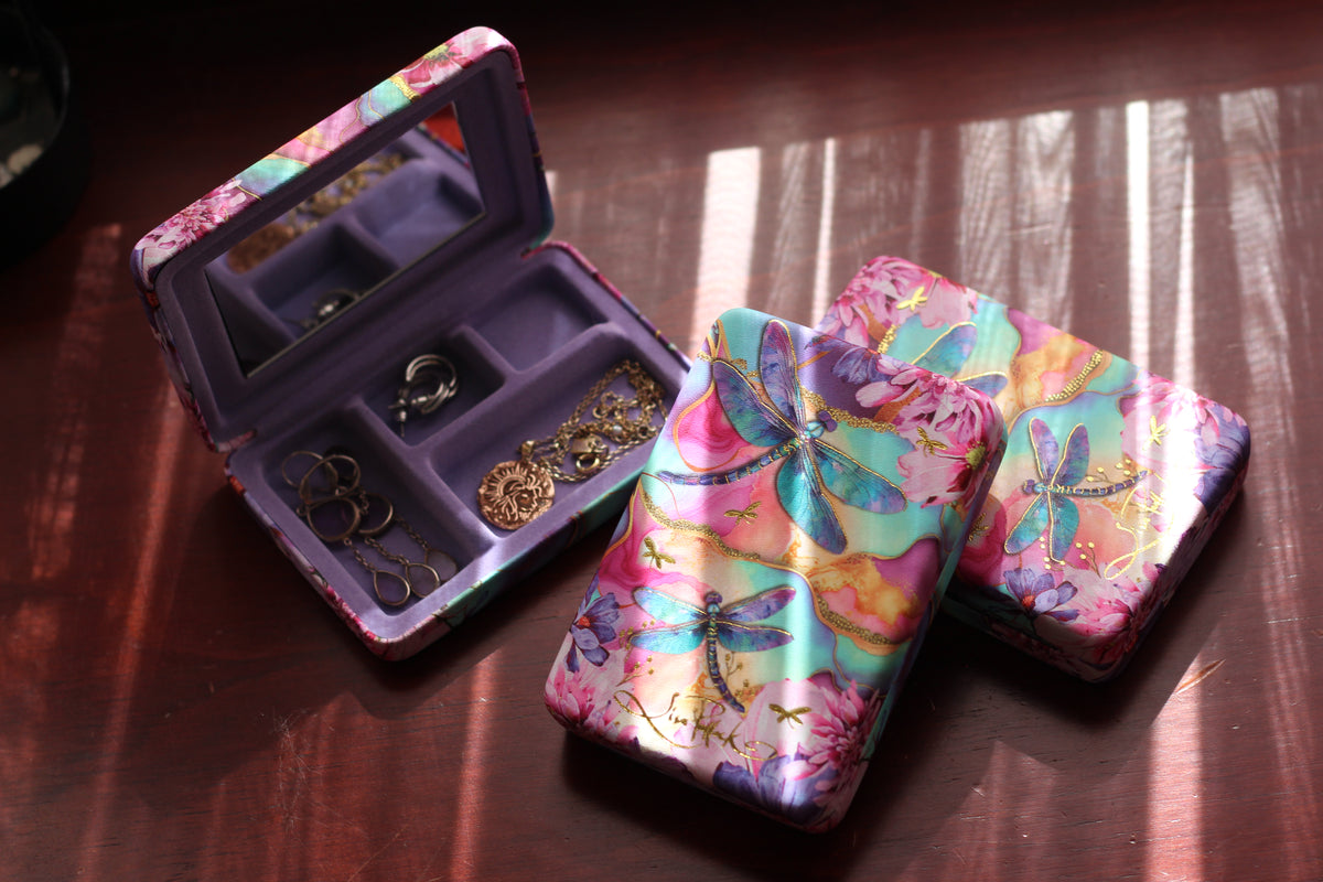 Compact Jewellery Case - Delightful Dragonflies – Lisa Pollock